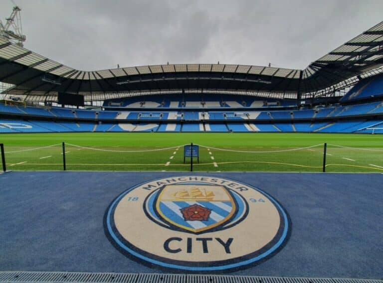 Premier League möter kritik för försening av domen över 115 finansiella ...