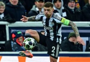 Kieran Trippier overweegt zijn voorlopige contract met Wolves te ...