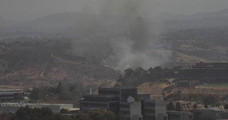 Požár v Sorrento Valley vede k evakuaci v San Diegu